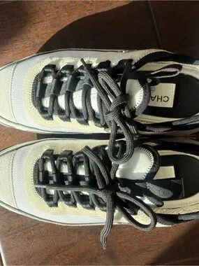 CHANEL | Shoes | Chanel White Black Cc Logo Low Top Sneakers Trainers ...